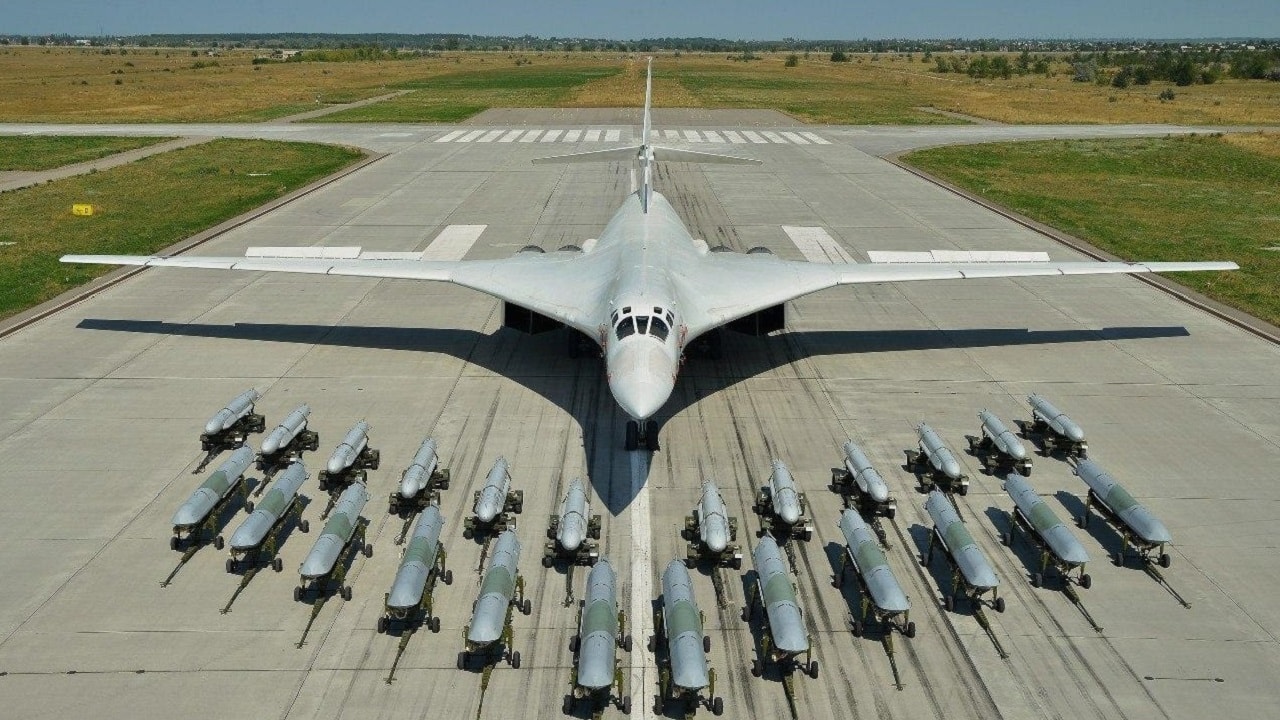 Ghost of the Cold War: Why Russia Is Building New Mach 2 Tu-160M ...