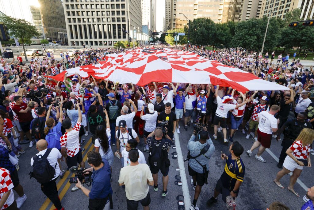 Croatia fans fill downtown Dallas before World Cup match vs. England ...