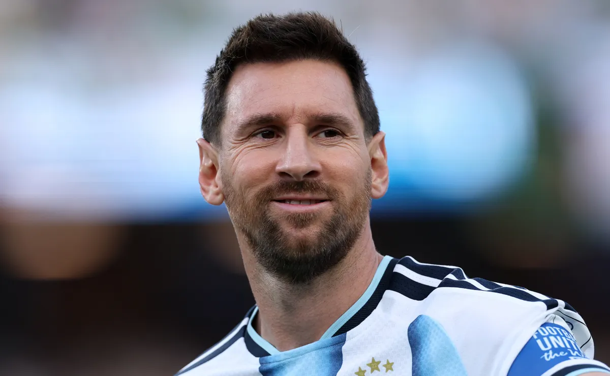 Austria GK shows preference for Ronaldo before facing Messi, Argentina ...